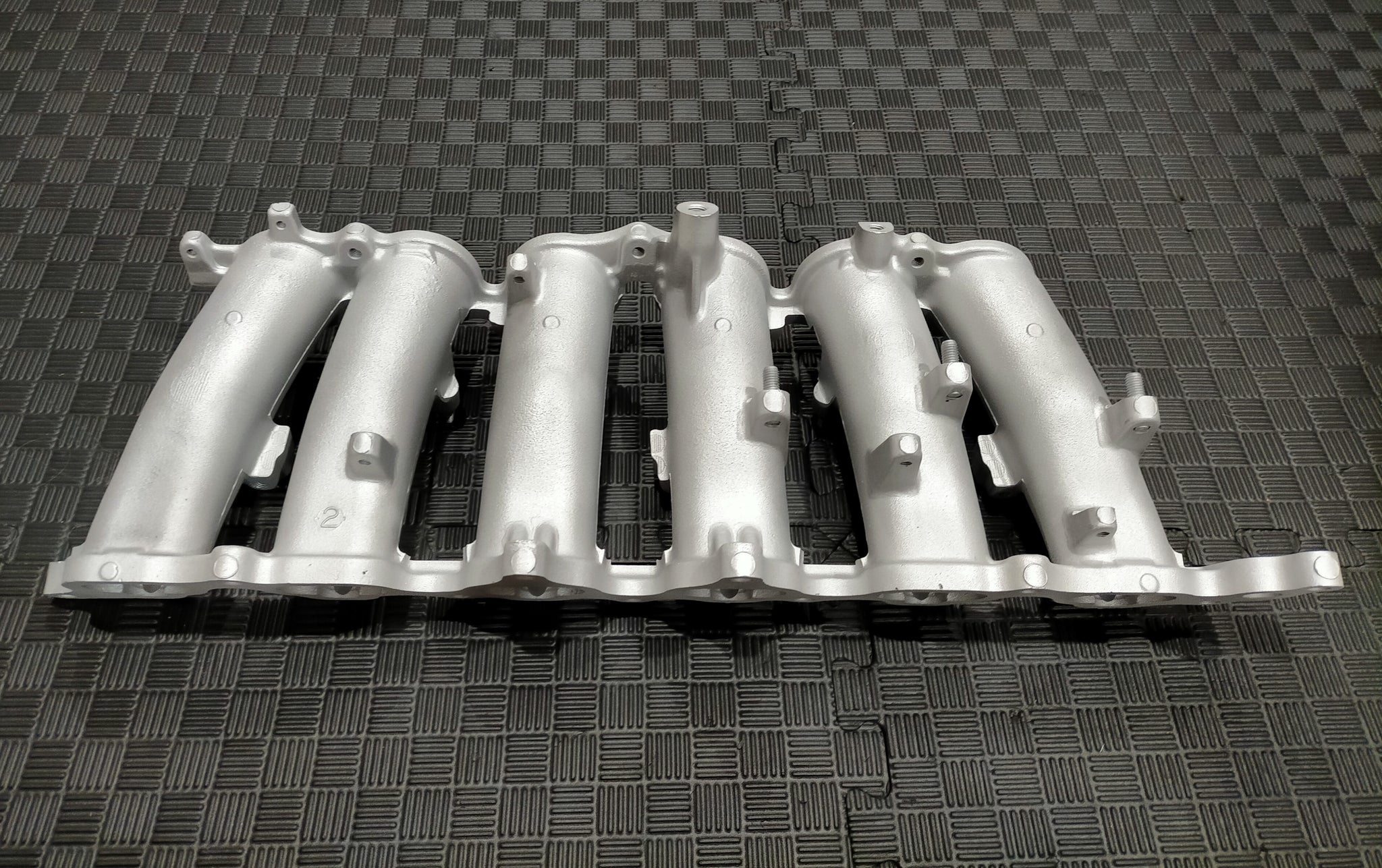 2JZ-GE INTAKE MANIFOLD RUNNERS. MEDIA BLASTED – Winchester Automotive